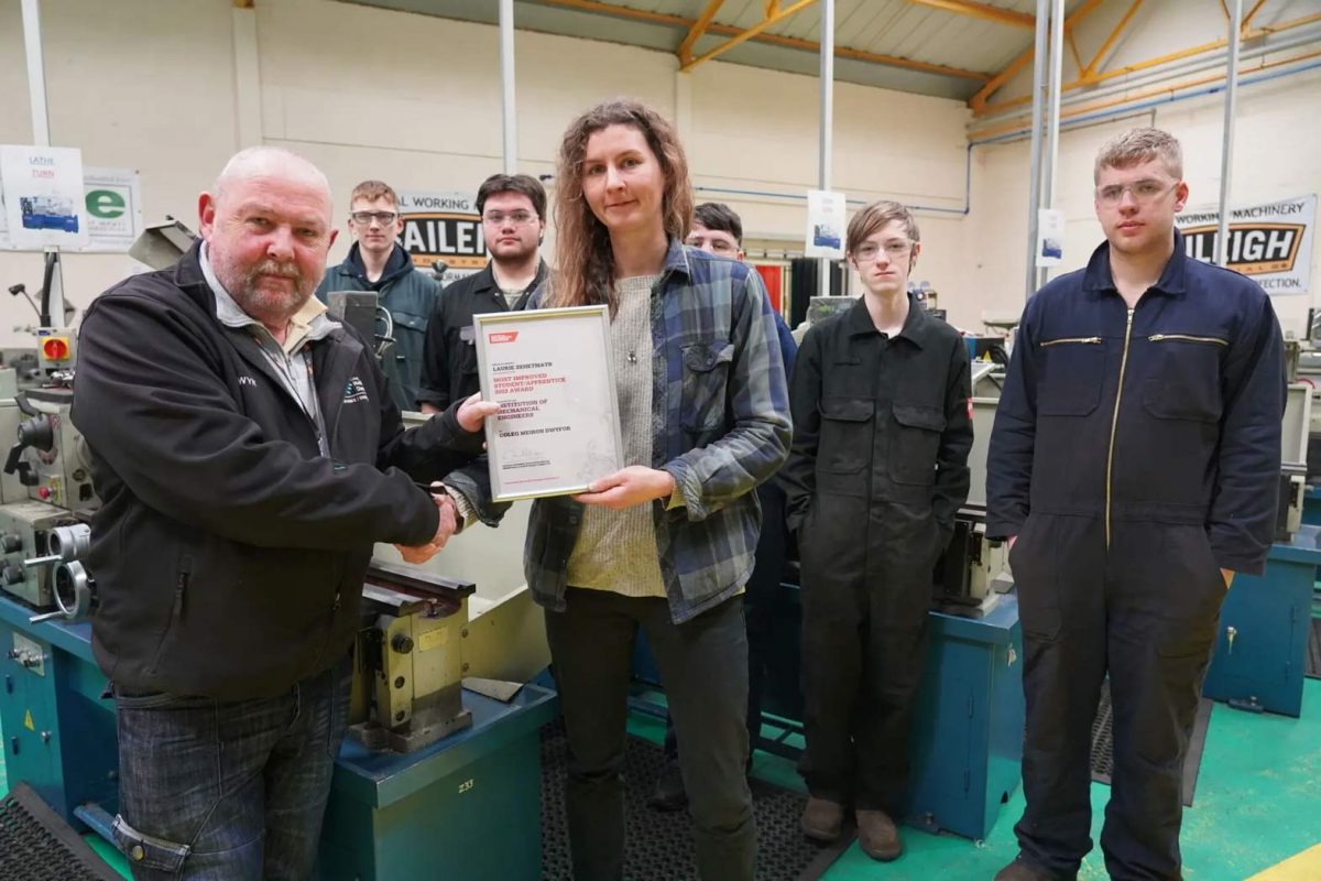 F&WHR Mechanical Engineer Wins National Apprenticeship Award ...